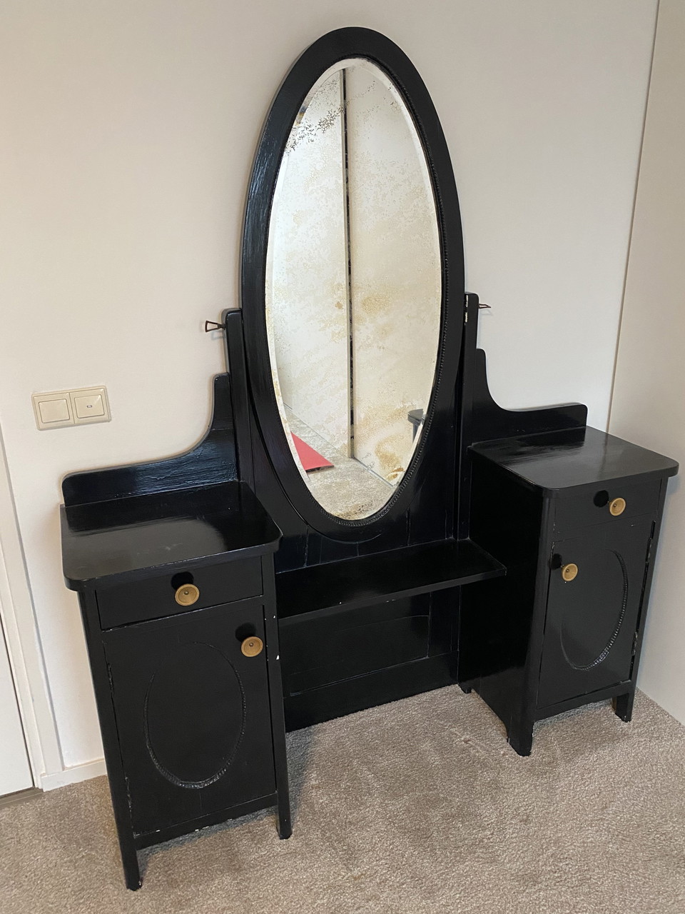 Retro Dressing Table | €80 | Whoppah
