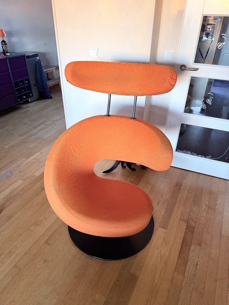 Varier Stokke Peel Orange mit Fußhocker | €550 | Whoppah
