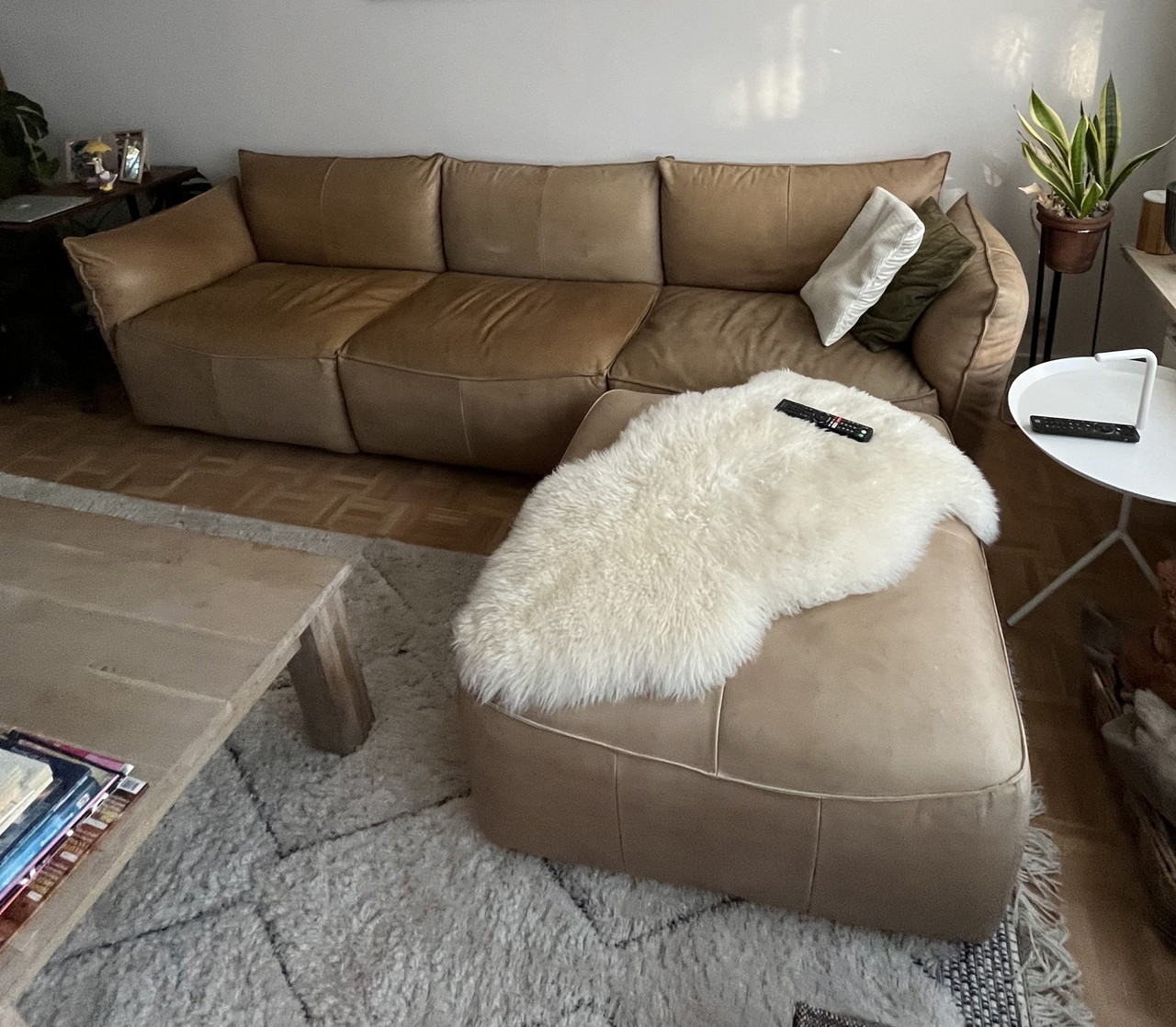 Jess Design Leather Seat And Pouf Vasa Model | €1,100 | Whoppah
