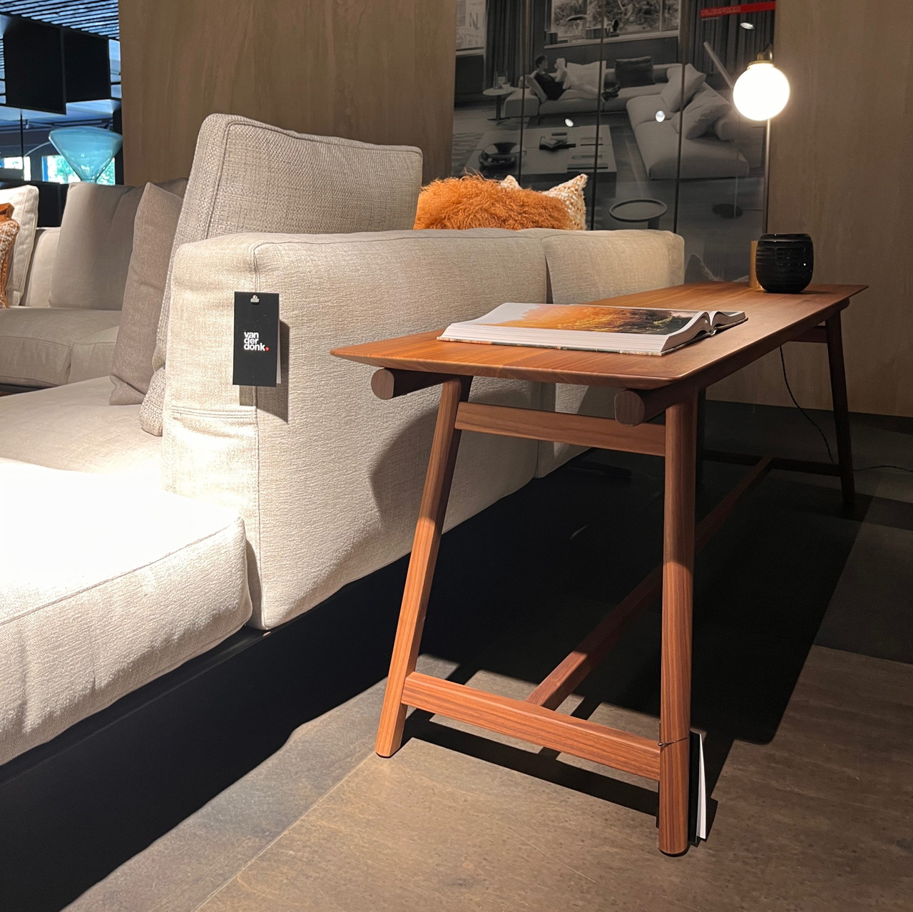Flexform Giano side table | €3,619 | Whoppah