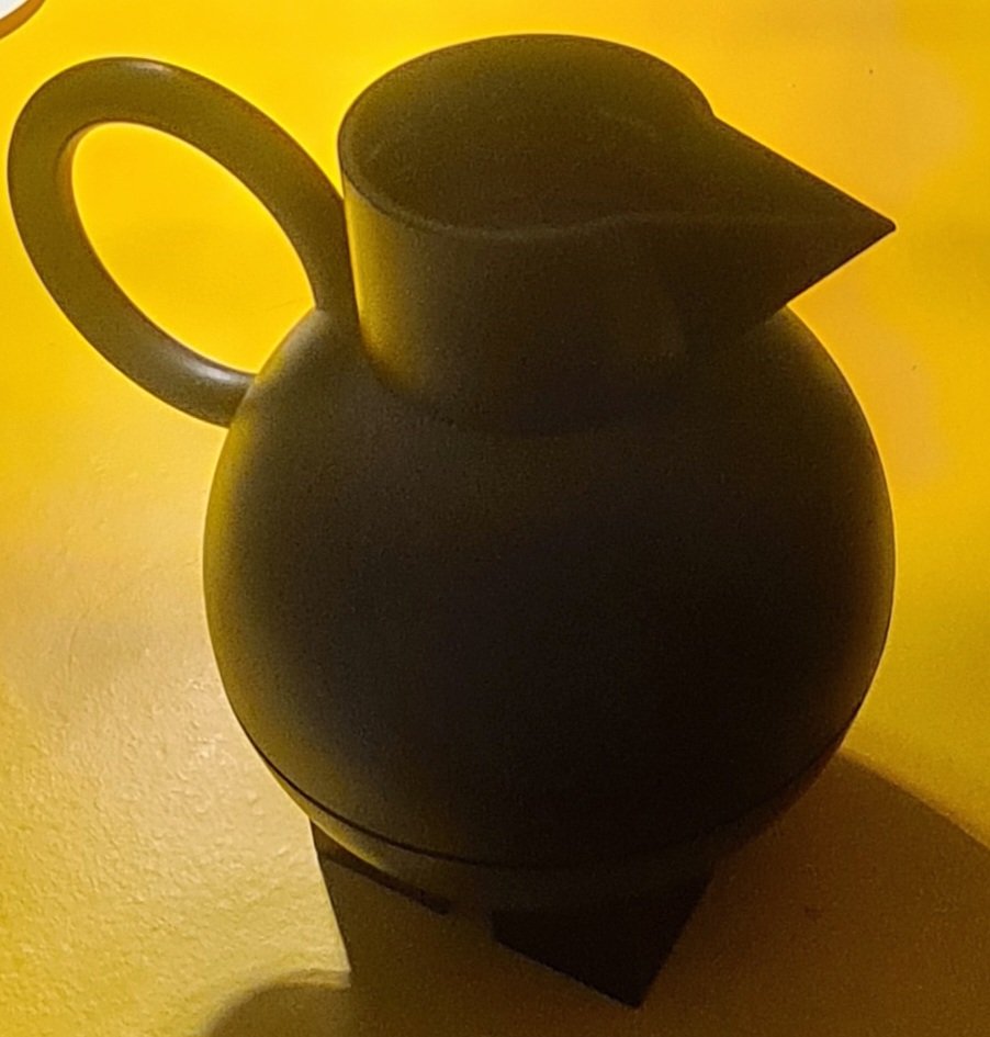Beautiful Black Jug Design Philippe Graves | €100 | Whoppah