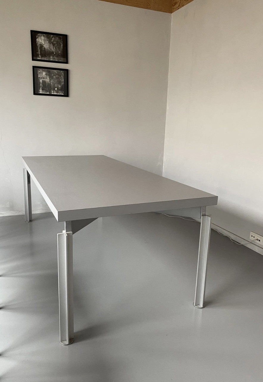 Bulo H2O Tisch/Büro | €360 | Whoppah