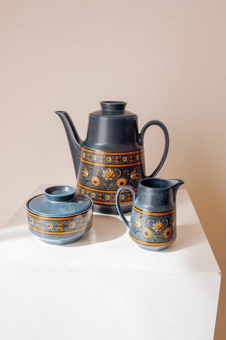 Complete Vintage Bavaria Winterling coffee/tea set in cobalt blue | € ...