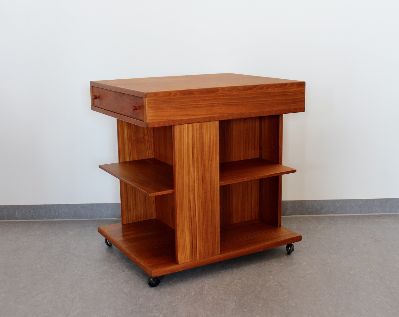 J. Ingvard Jensen Odense Side Table / Cart | €430 | Whoppah