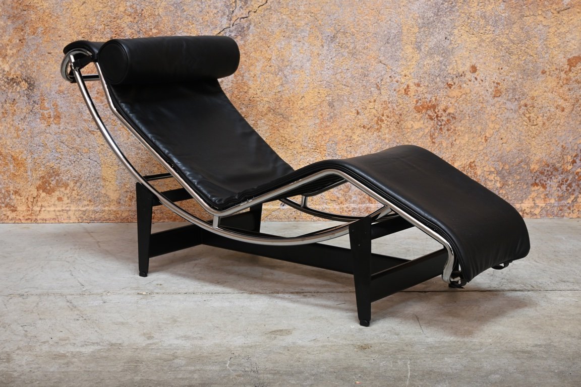 Cassina LC 4 Chaise Longue design Le Corbusier | €3,550 | Whoppah