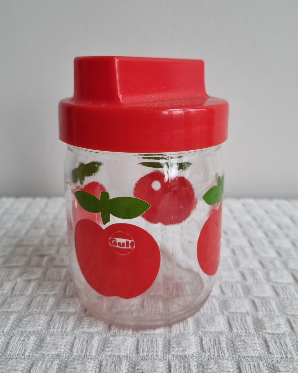 Vintage Red Apple Jar, Gulf | €12 | Whoppah