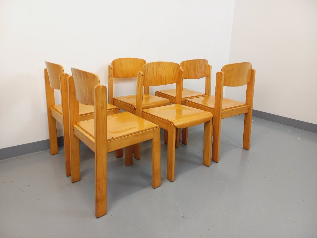 Set of 6 minimalist vintage beechwood chairs from the 70s and 80s | € ...