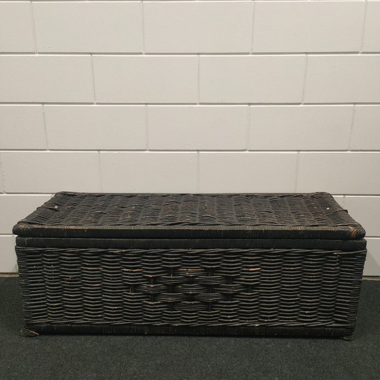 Wide and large vintage/retro wicker/rattan storage basket (1.2 meters ...