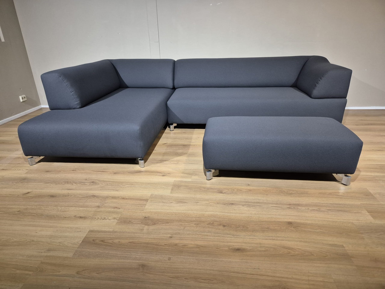 Leolux Faya Lobi - Corner sofa - Gray - Design - New | €3,795 | Whoppah