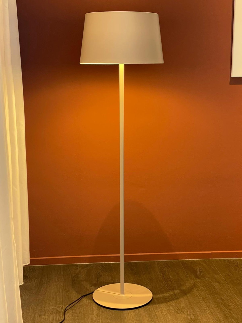 Vibia Warm Floor Lamp Beige D1 On/Off | €700 | Whoppah