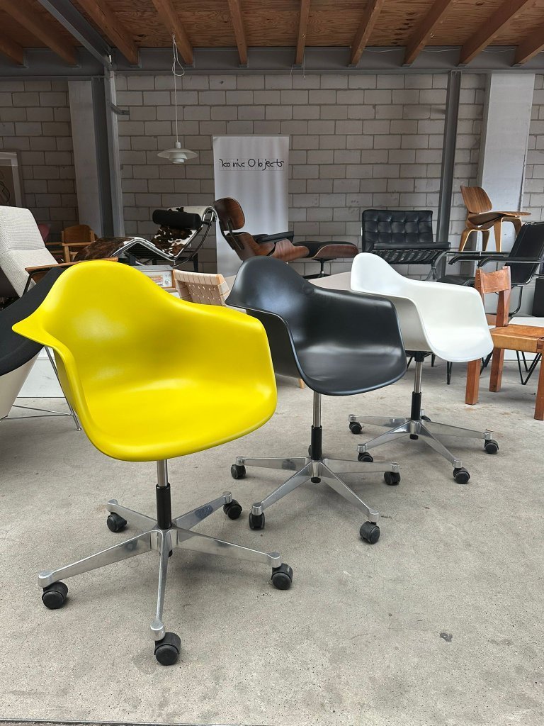 Silla de escritorio Vitra Pacc (altura regulable) | €325 | Whoppah