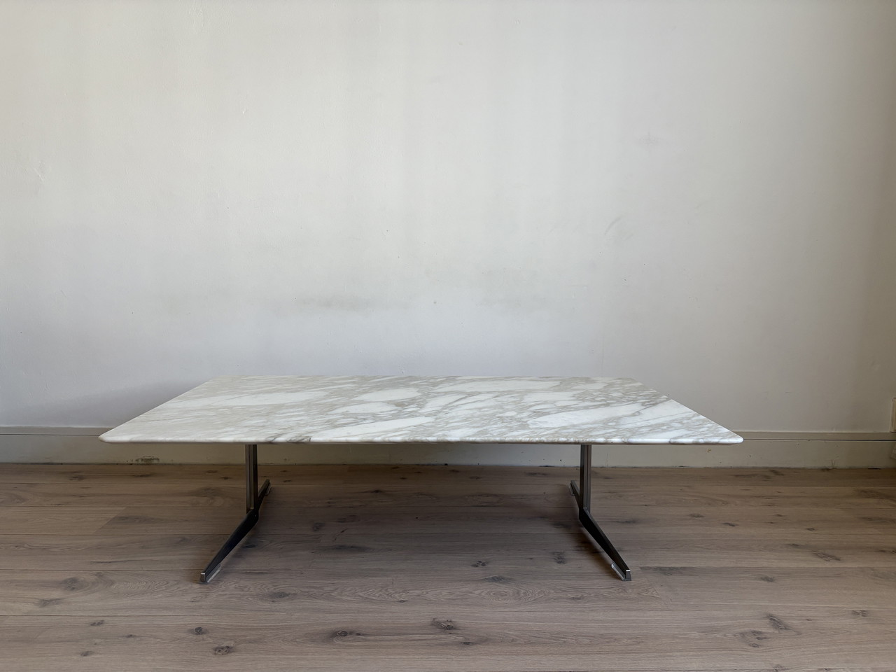 Flexform Marmor Fly Couchtisch, 130Cm | €3,750 | Whoppah