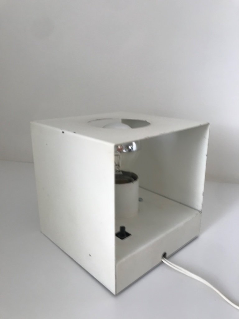 Philips Cube Lamp NWS-65 Dutch Design - 1970s | €39 | Whoppah
