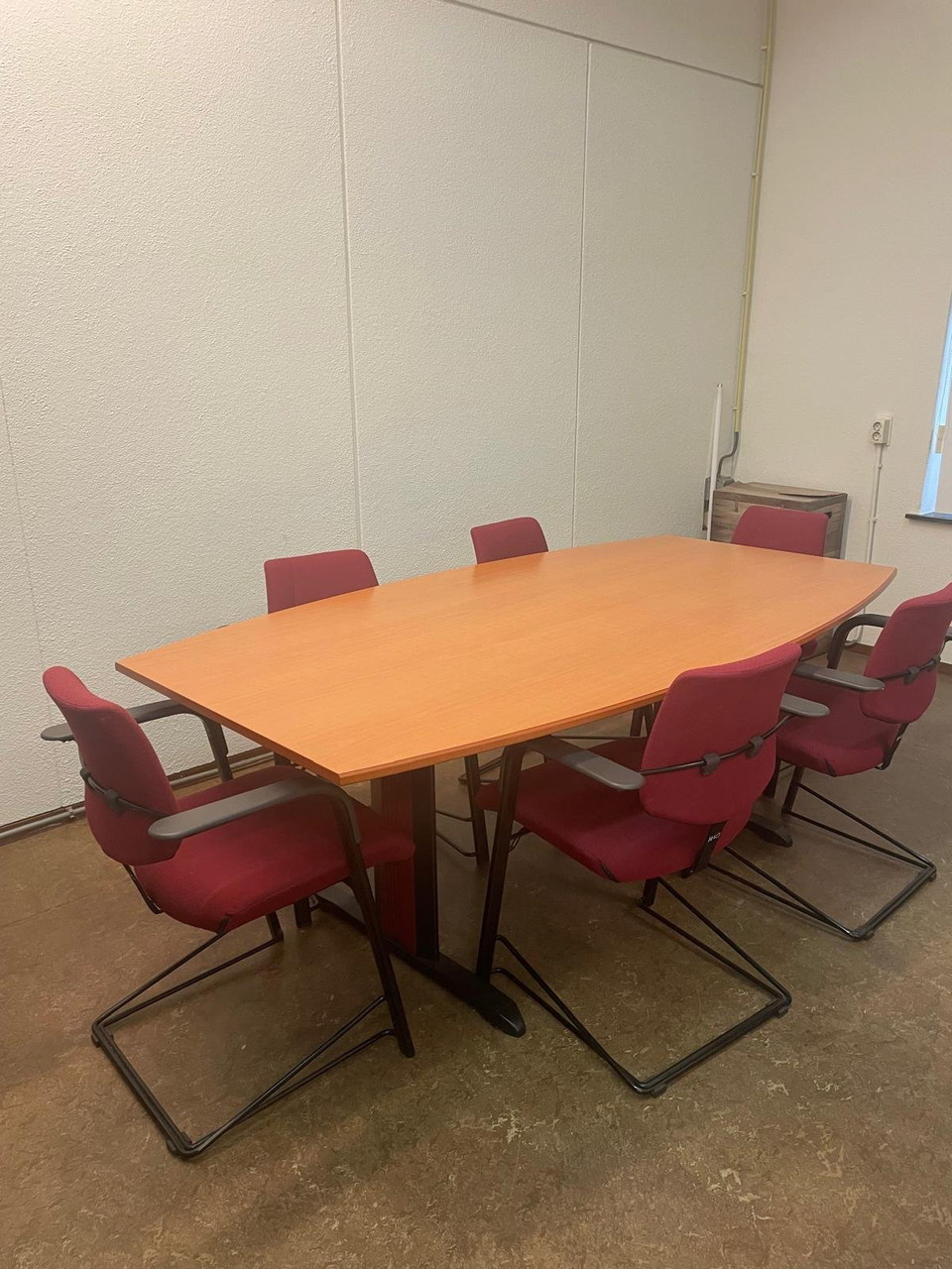 Meeting set Håg Meeting table + 6 chairs | €150 | Whoppah