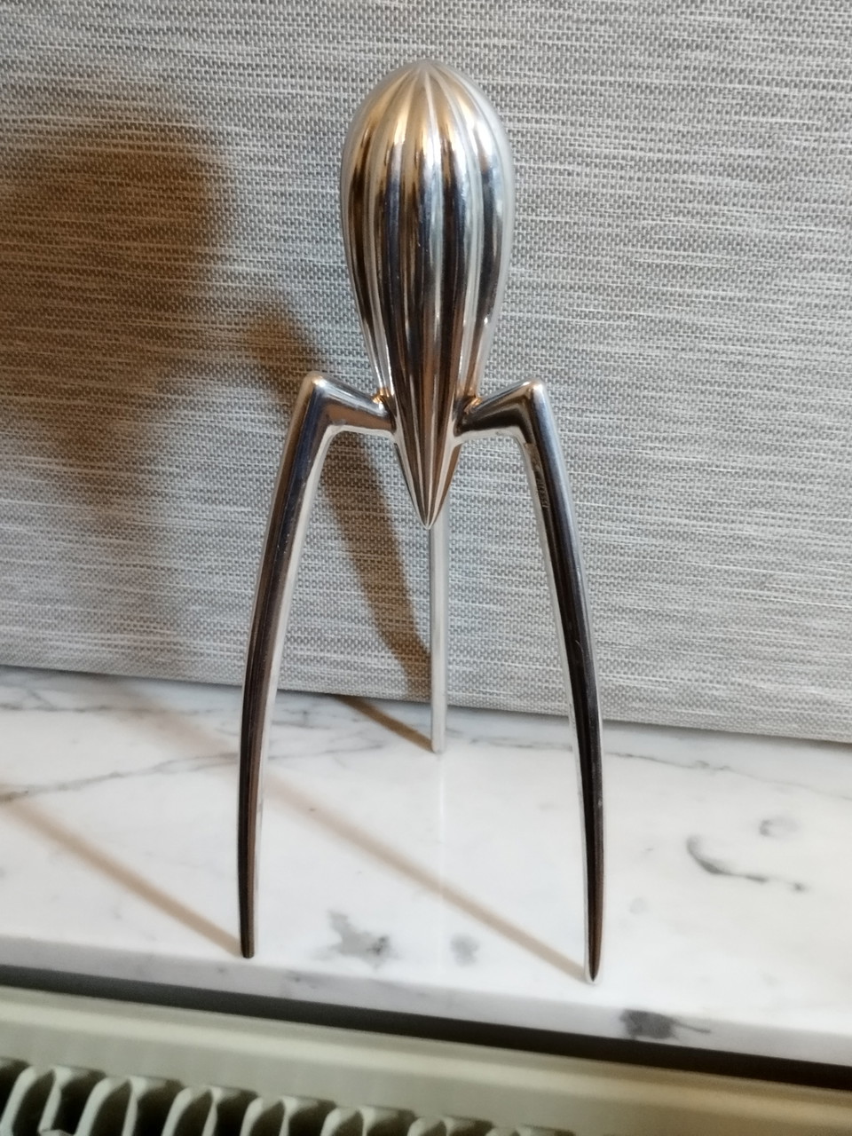 Citrus juicer Alessi/ Philippe Starck | €45 | Whoppah
