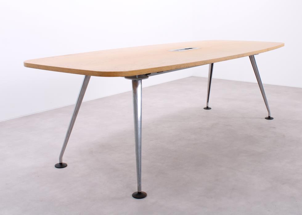 Vitra Medamorph conference table 200x100cm | €1,649 | Whoppah