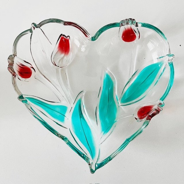 Vintage Nadine Germany Walther Glass 3D Tulip Design heart-shaped bowl ...