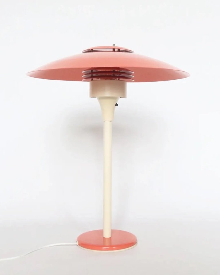 Vintage Lyfa salmon pink table lamp Danish design | €295 | Whoppah