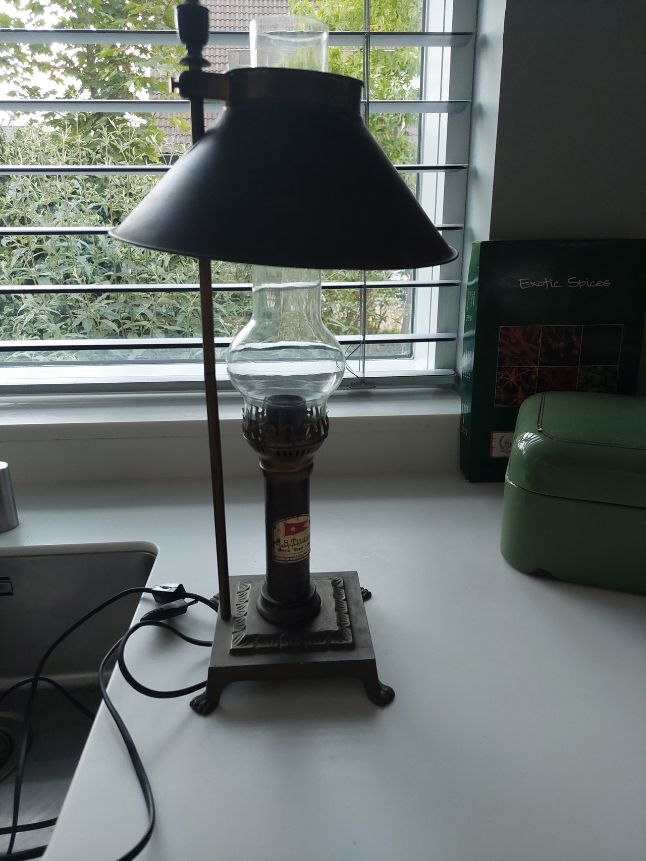 Vintage retro S.S. Titanic 1912 Table Lamp | €135 | Whoppah