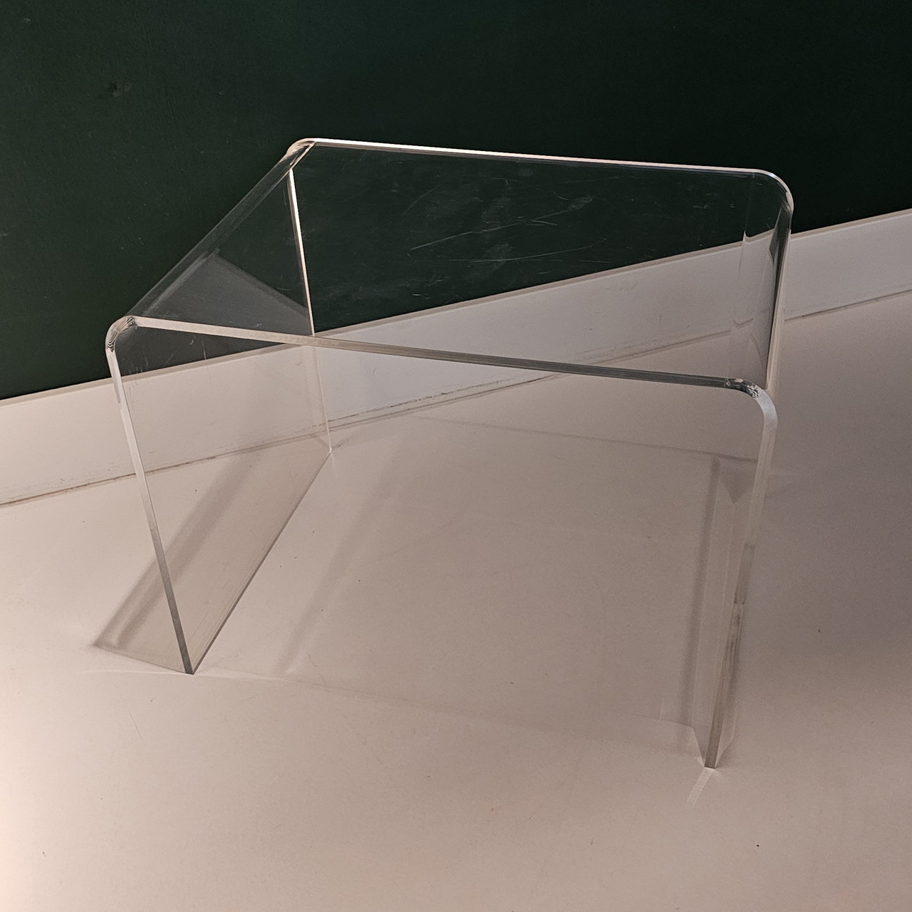 Vintage Plexiglas Bijzettafel - Doorzichtig Gebogen Acrylglas Tafeltje ...