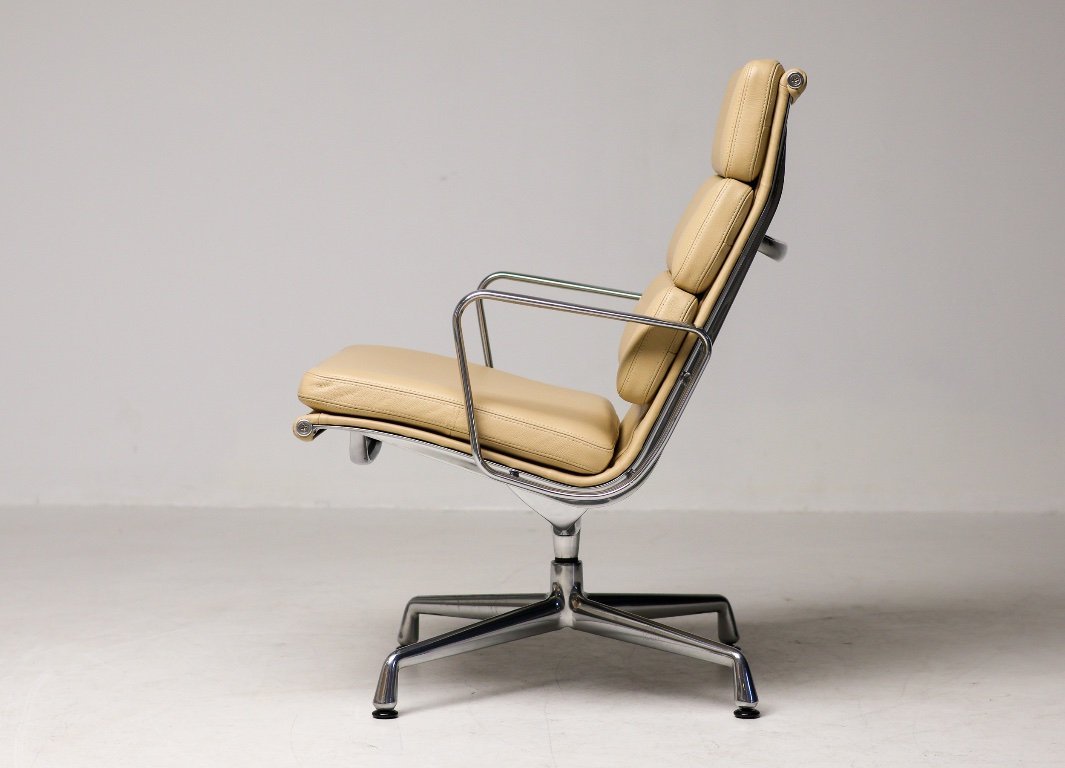 Eames Vitra EA 216, beige double-sided leather, almost new condition ...
