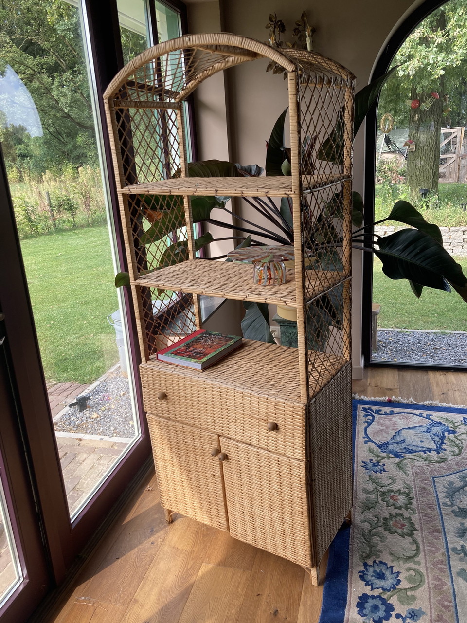 Vintage rattan arch cabinet/bookcase | €229 | Whoppah