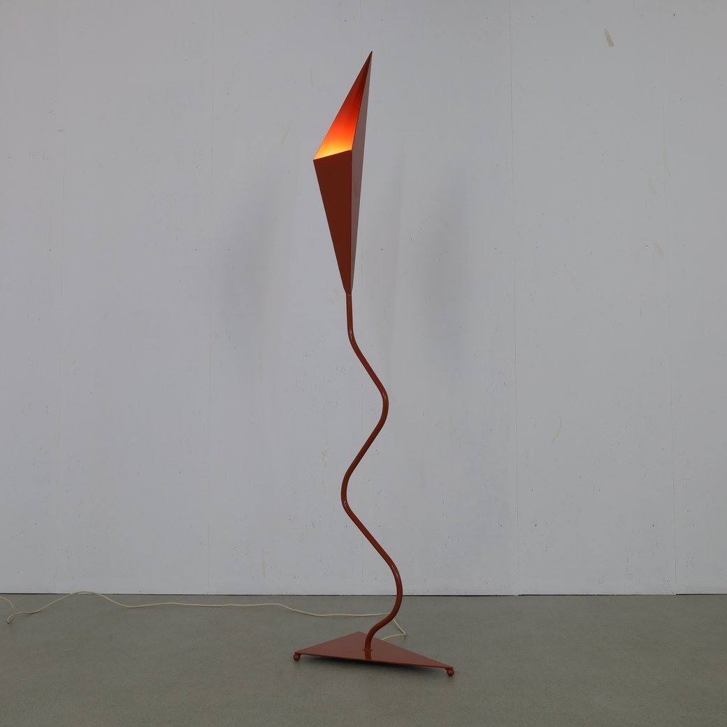 Abstract Geometric Floor Lamp Metal, 1970s | €1,380 | Whoppah