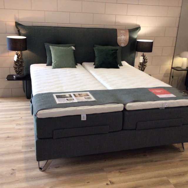 Jensen Prestige box spring 180 x 210 | €9,250 | Whoppah
