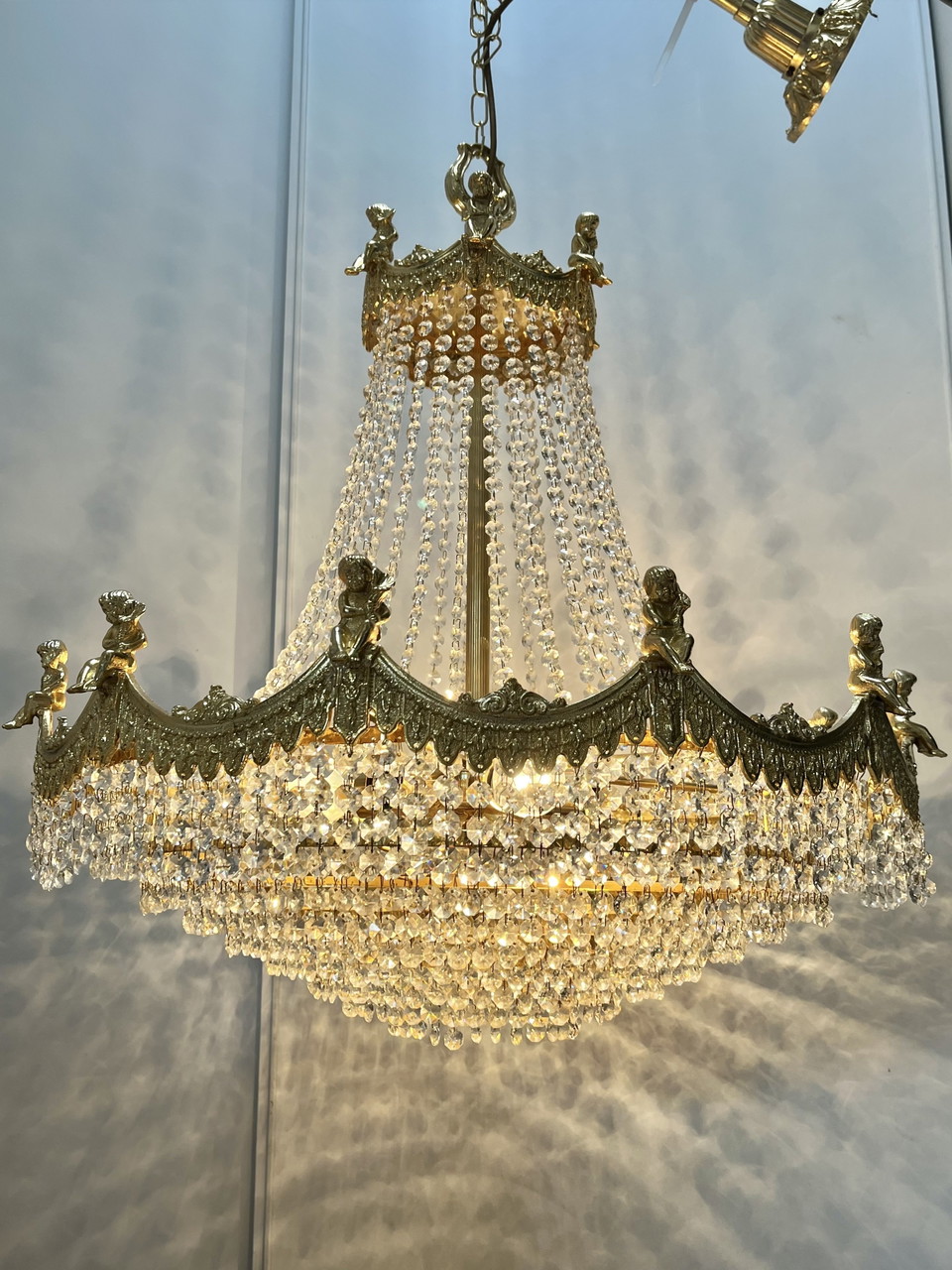 XL large putti angels crystal SWAROVSKI chandelier | €1,175 | Whoppah