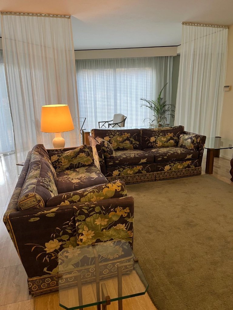 Deux canapés 2,5 places de style classique | €250 | Whoppah