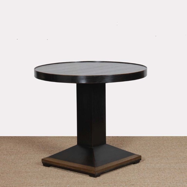 Round wooden high table, early 20th century work | €1,430 | Whoppah
