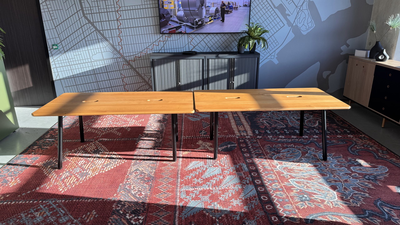 Large Working Table – Praktisch En Veelzijdig Design | €350 | Whoppah