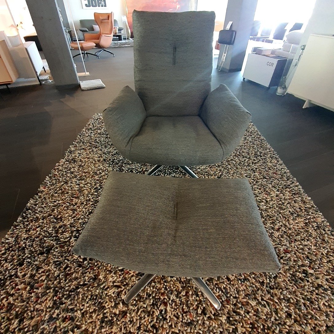 COR Cordia Lounge fauteuil met poef | €5,990 | Whoppah
