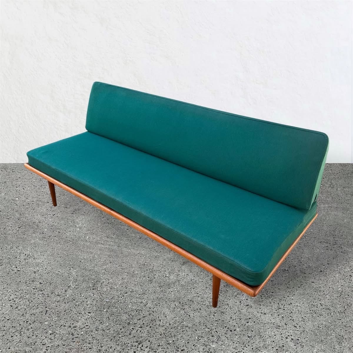Minerva" sofa by P. Hvidt & O. Molgaard Nielsen, 1960 | €2,200 | Whoppah
