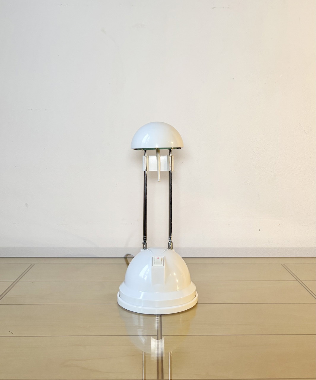 Vintage Desk Lamp, Adjustable Telescopic Antenna, Mascot Lighting ...