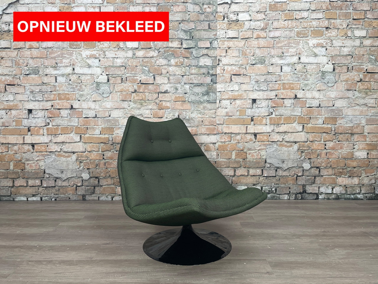 Artifort F511 | €1,920 | Whoppah