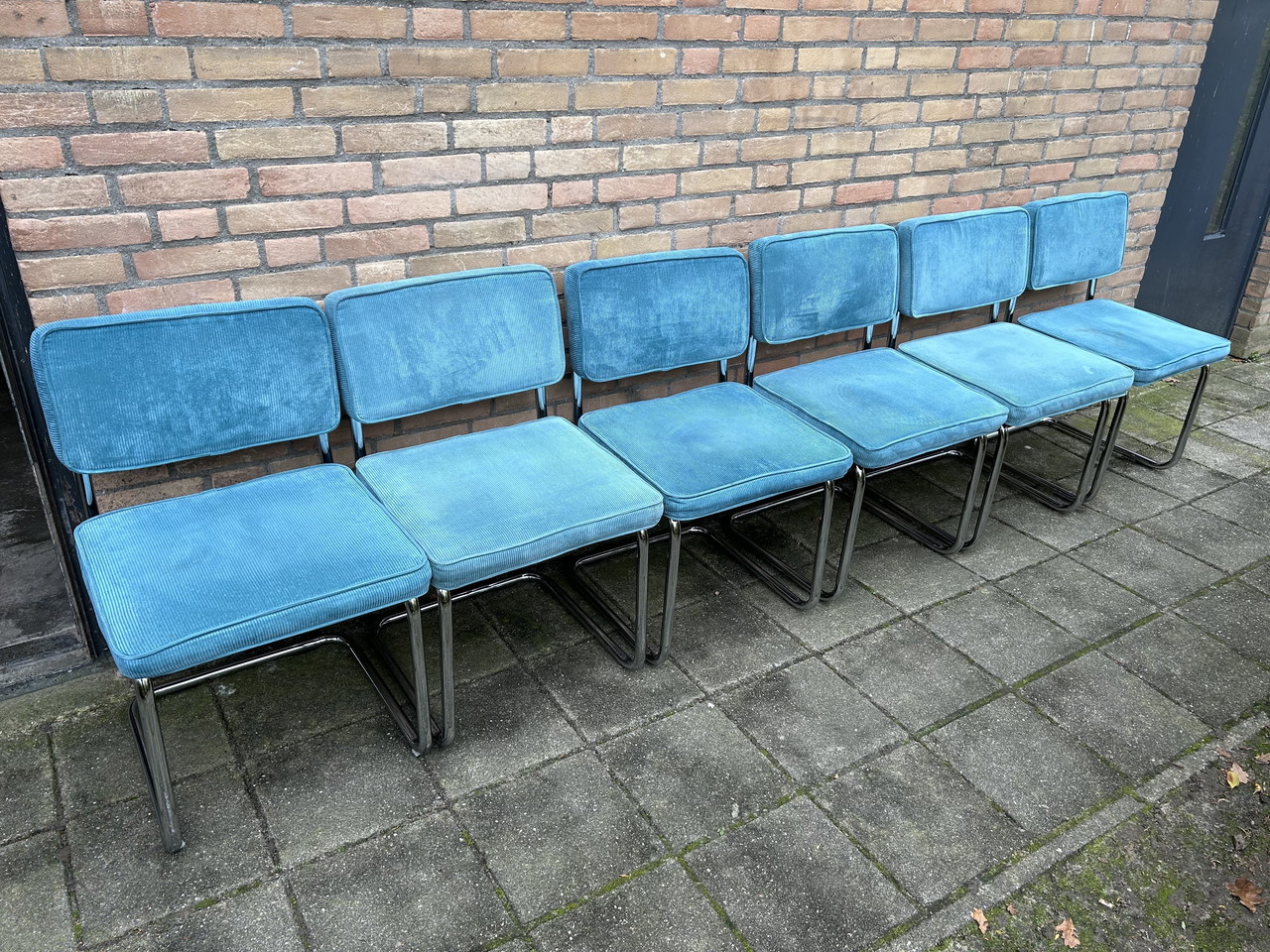 6X Turquoise Rib Fabric Chairs With Chrome Tube Frame | €295 | Whoppah