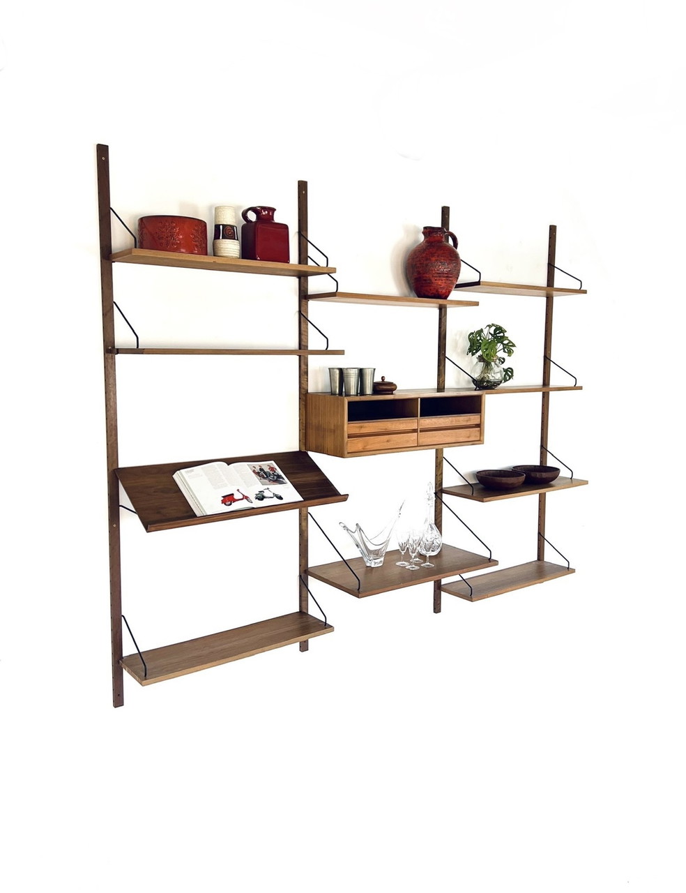 Vintage Modular Wall System, Poul Cadovius '60 | €2,250 | Whoppah