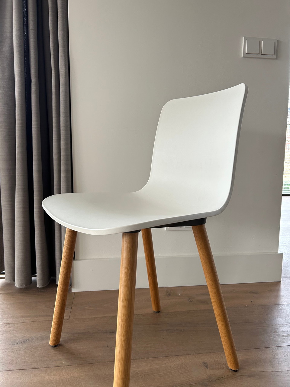 8x Vitra Hal Re Wood chair and gray Vitra cover | €1,480 | Whoppah