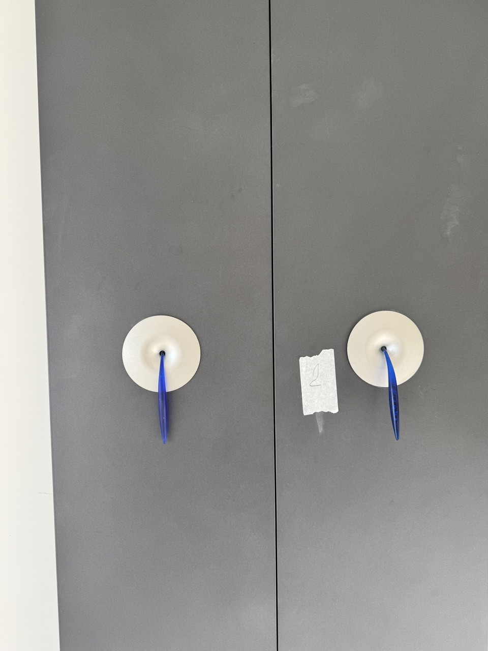 Porte Placard Starck In Kazed | €1,750 | Whoppah