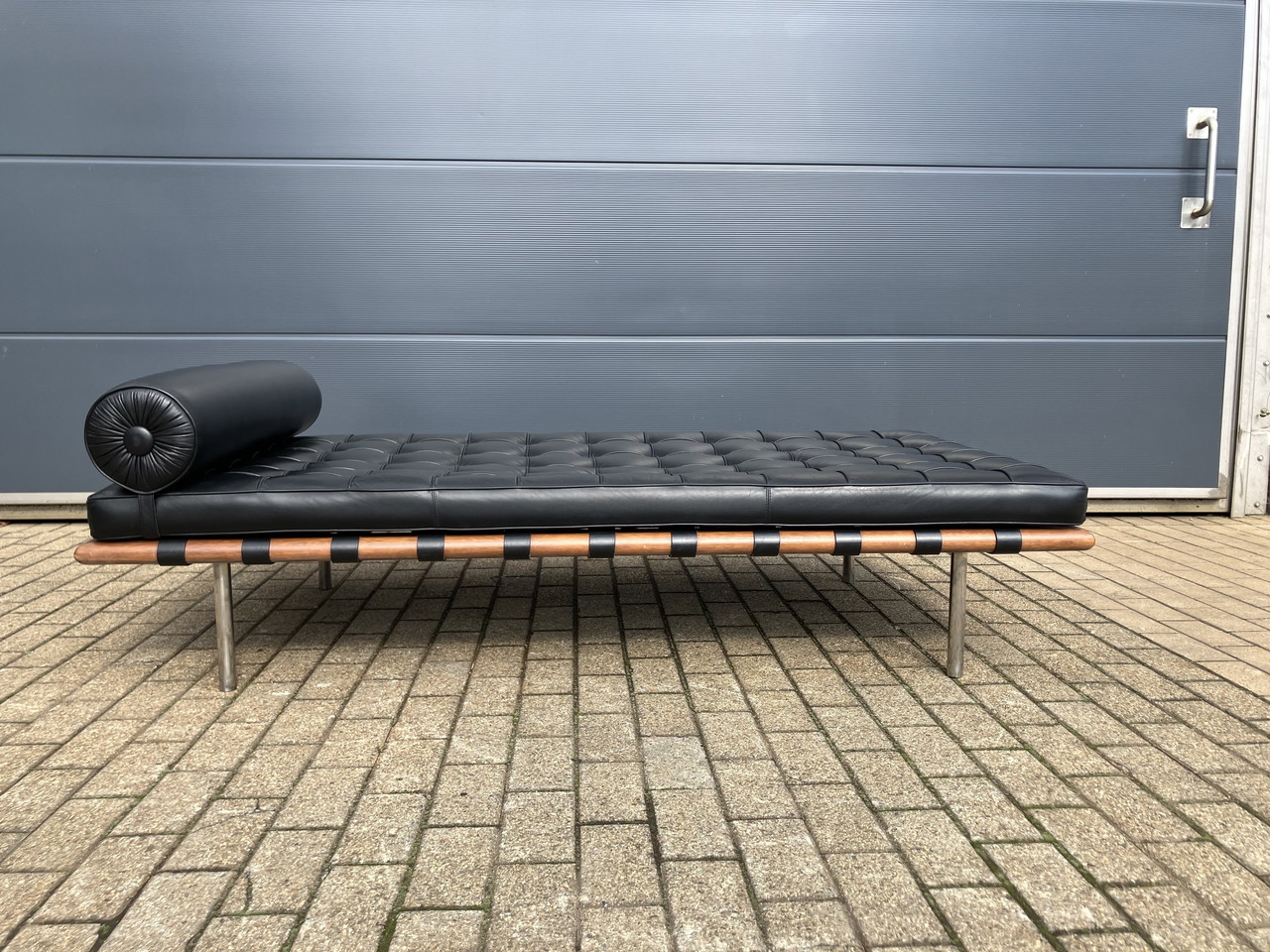 Knoll Barcelona Daybed Schwarzes Leder, Mies Van Der Rohe | €7,390 ...