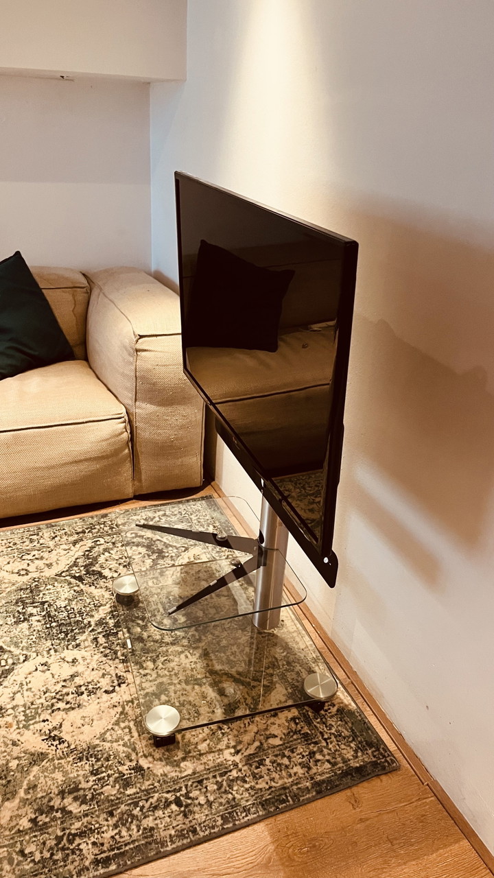 Tv standard | €100 | Whoppah