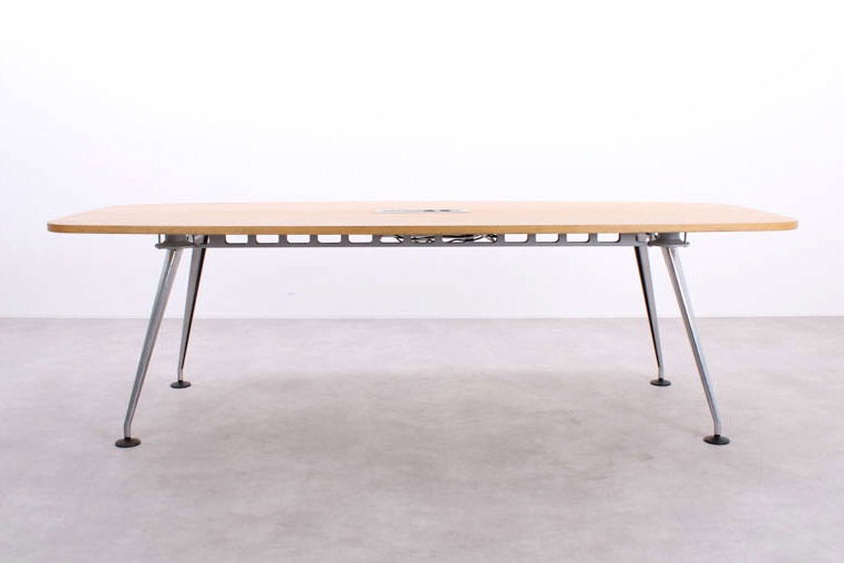 Vitra Medamorph conference table 200x100cm | €1,649 | Whoppah