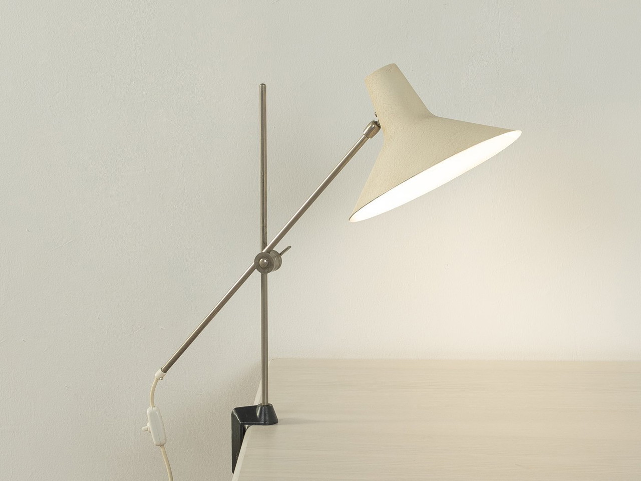 Lampe d'architecte des années 1960, Sis | €419 | Whoppah