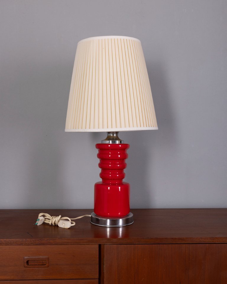 VINTAGE 70'S RED CERAMIC TABLE LAMP, ITALIAN DESIGN | €320 | Whoppah