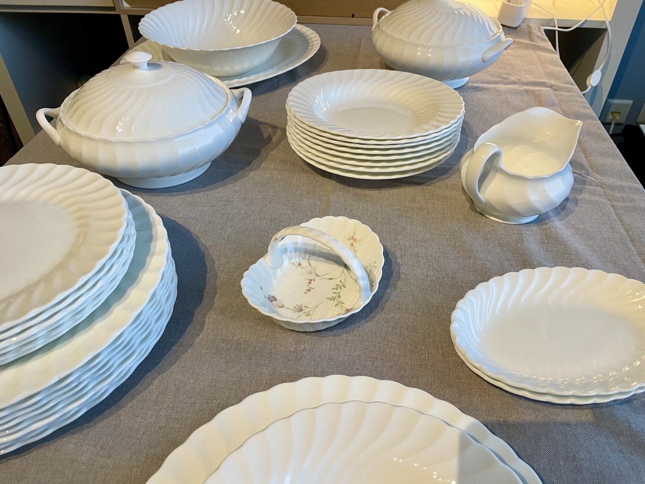 Wedgewood Servierteller Candlelight Bone China | €1,200 | Whoppah