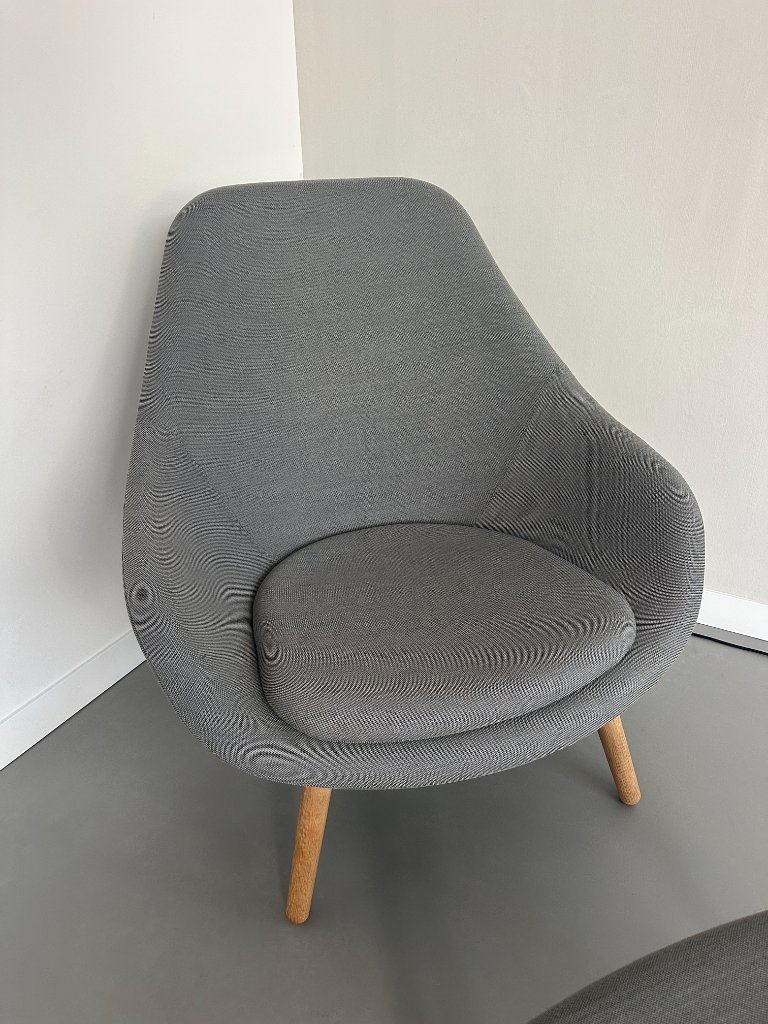 Hay About a Lounge Chair AAL82 con cojín y otomana | €750 | Whoppah