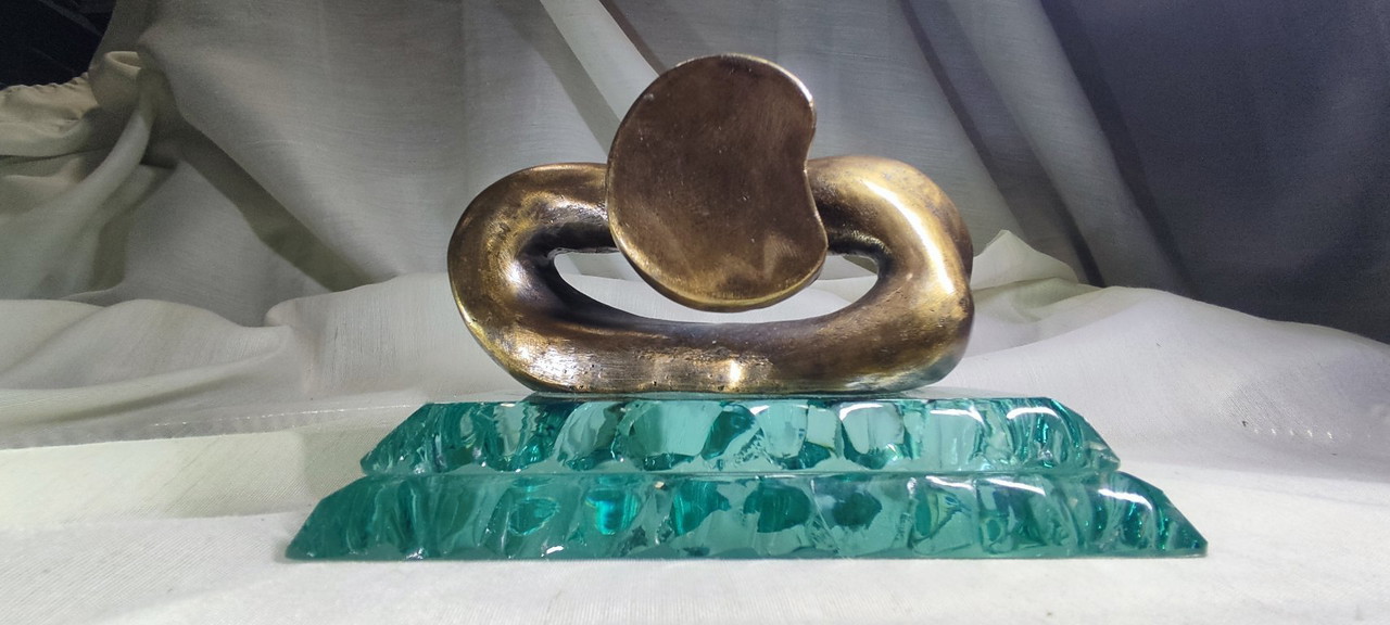 Sculpture abstraite moderniste en bronze « Tuba basse » | €140 | Whoppah