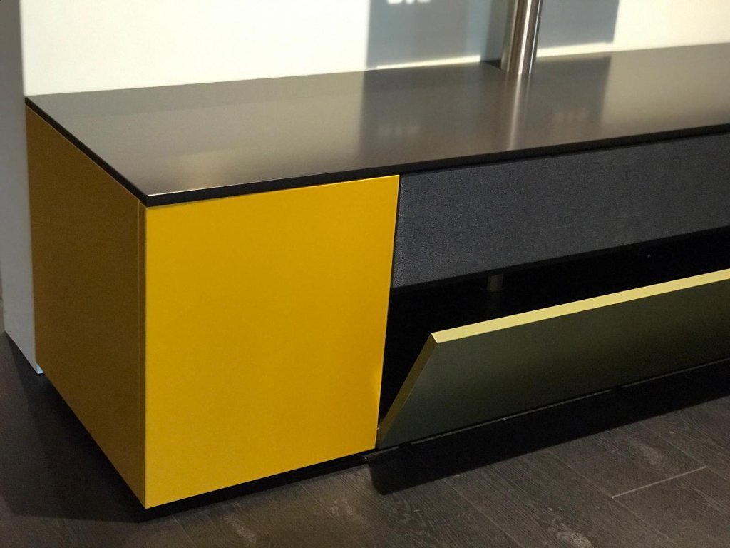 CASE Connect Multi Color TV sideboard | €2,515 | Whoppah