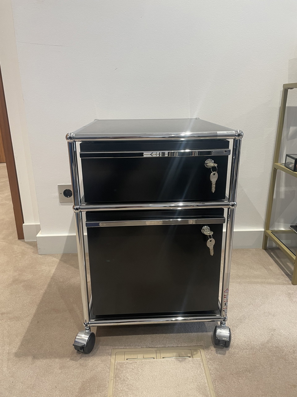 Usm Drawers | €800 | Whoppah